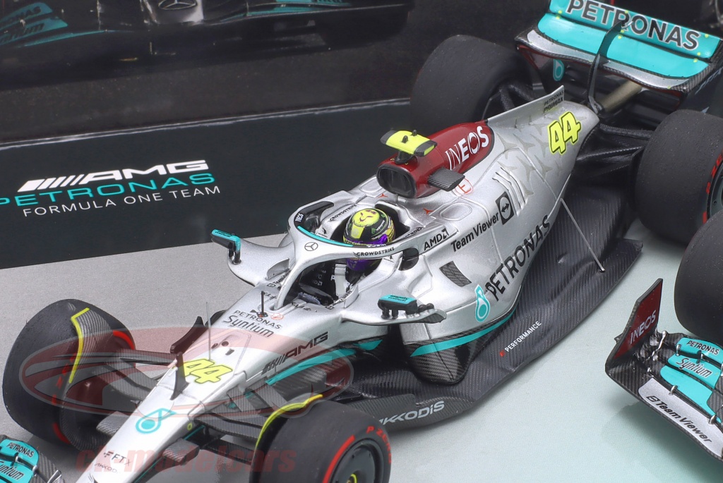 Minichamps 1:43 2-Car Set Hamilton #44 & Russell #63 Bahrain GP Formula ...