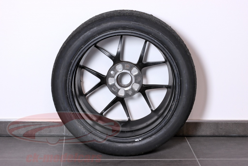 Original Michelin racing tyres on Porsche Cayman GT4 CS MR BBS rim FR ...