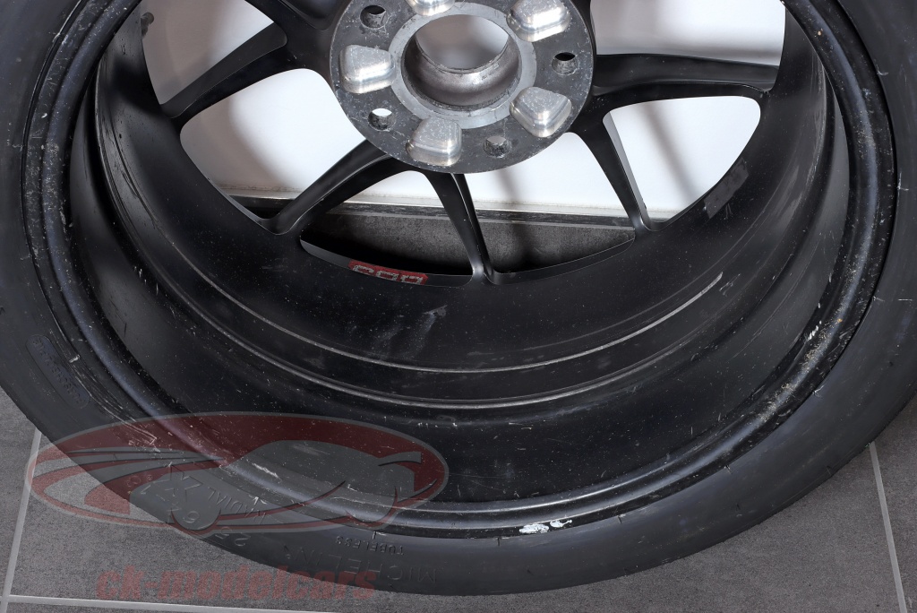 Original Michelin racing tyres on Porsche Cayman GT4 CS MR BBS rim FR ...