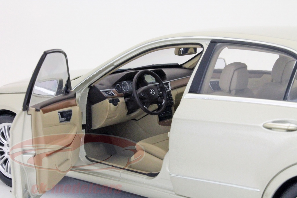 Minichamps 1:18 Mercedes-Benz E-Class W212 pearl beige B66960215 model ...