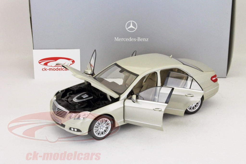 Minichamps 1:18 Mercedes-Benz E-Class W212 pearl beige B66960215 model ...