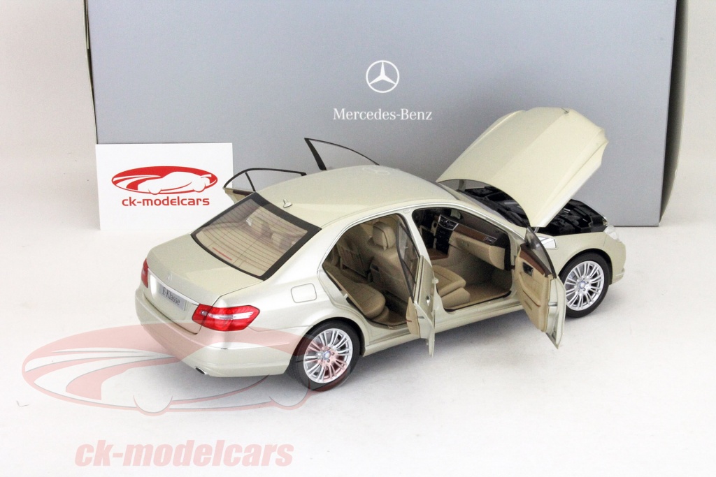 Minichamps 1:18 Mercedes-Benz E-Class W212 pearl beige B66960215 model ...