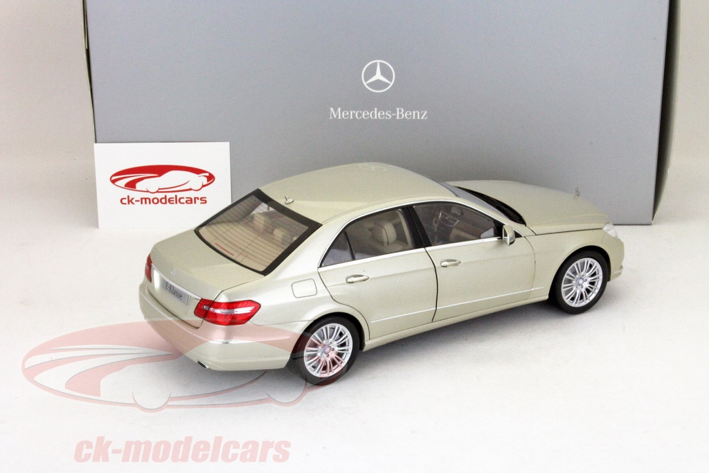 Minichamps 1:18 Mercedes-Benz E-Class W212 pearl beige B66960215 model ...