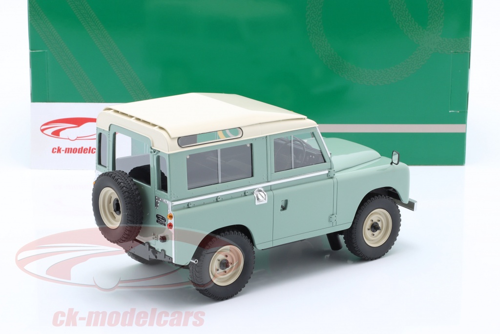 Cult Scale Models 1:18 Land Rover 88 Serie III Baujahr 1978 hellgrün ...