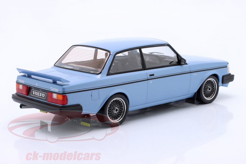 Ixo 1:18 Volvo 240 Turbo Custom Ano de construção 1985 Azul claro ...