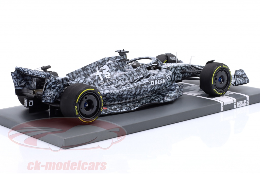 Minichamps 1:18 Zhou Guanyu Alfa Romeo C42 Formula 1 Test Barcelona ...