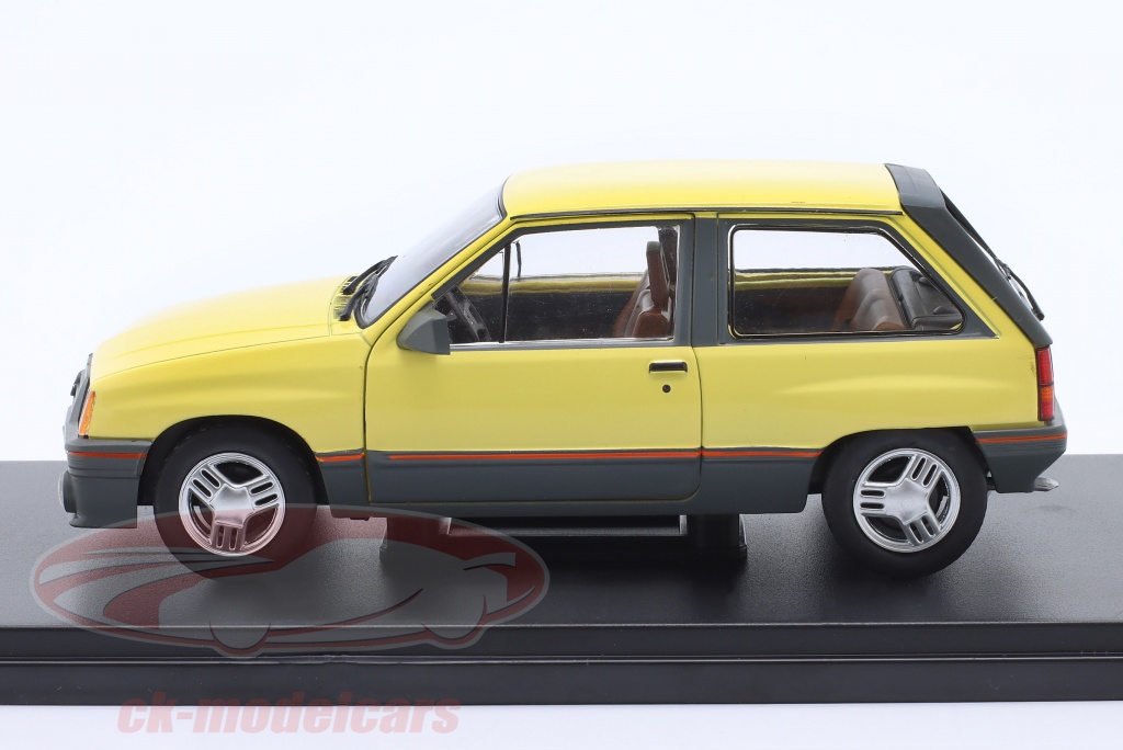 Hachette 1:24 Opel Corsa 1.3 SR Año de construcción 1983 amarillo ...