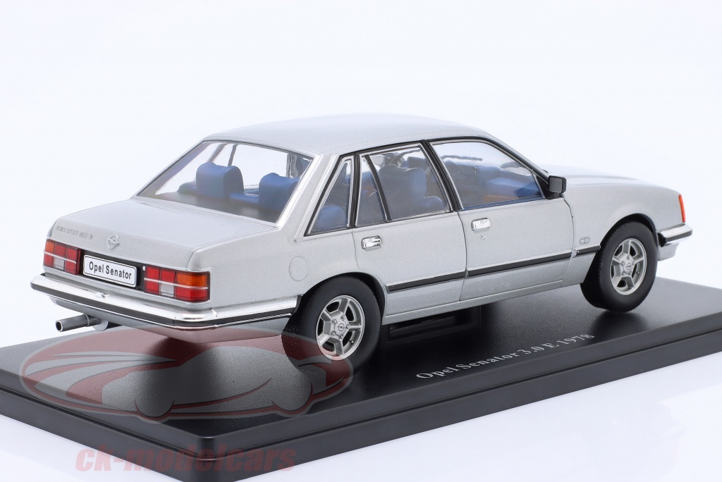 Hachette 1:24 Opel Senator 3.0 E year 1978 silver G1648020 model car G1648020 AB24P020