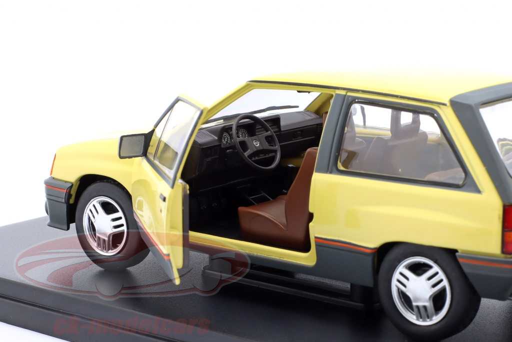 Hachette 1:24 Opel Corsa 1.3 SR year 1983 yellow G1648017 model car ...