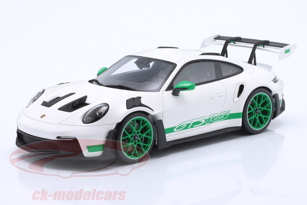 Spark 1:18 Porsche 911 (992) GT3 RS 2022 hommage Carrera RS blanc ...