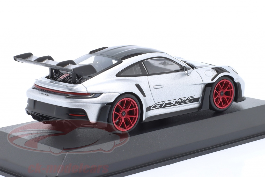 Minichamps 1:43 Porsche 911 (992) GT3 RS Pacote Weissach 2023 prata / vermelho aros 413062114 ...