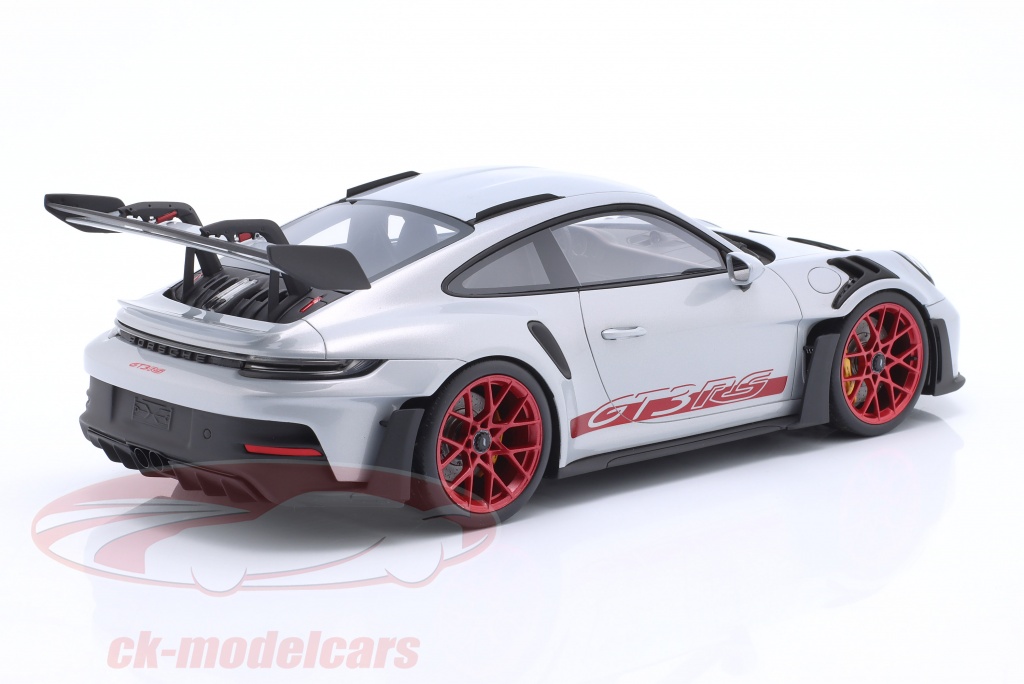 Spark 1:18 Porsche 911 (992) GT3 RS year 2022 ice gray metallic / pyro ...