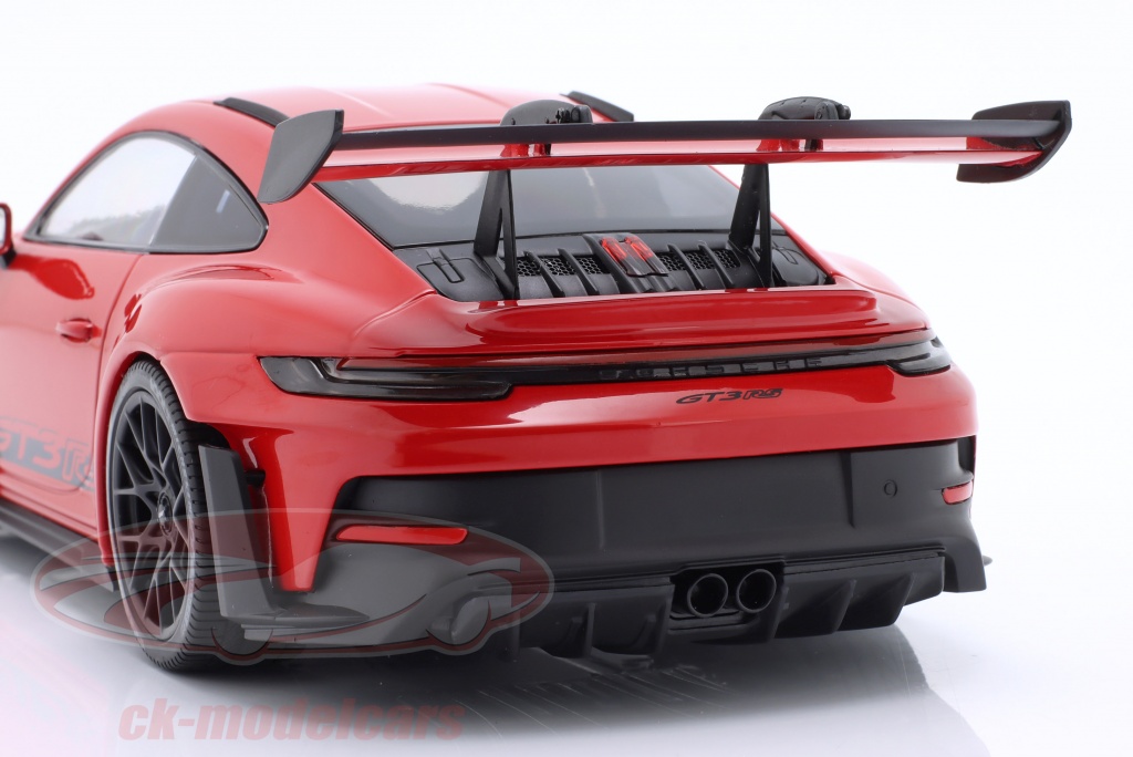 Minichamps 1:18 Porsche 911 (992) GT3 RS Bouwjaar 2023 rood / zwart velgen 153062237 model auto ...