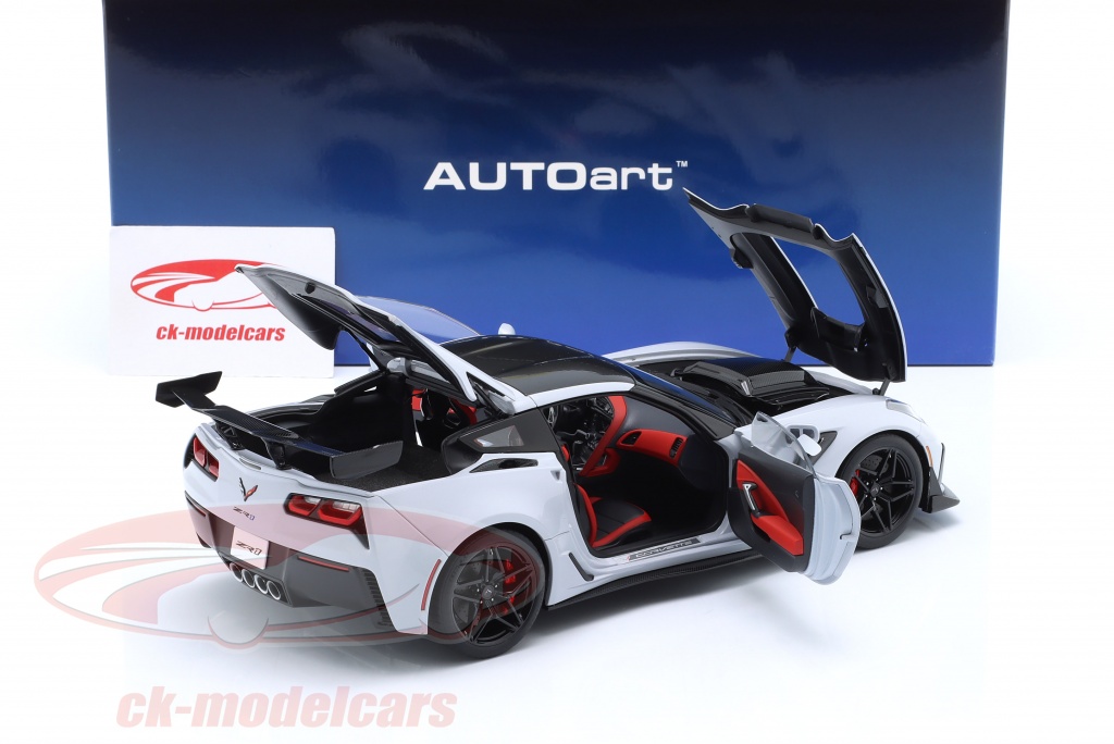 AUTOart 1:18 Chevrolet Corvette C7 ZR1 Année de construction 2019 Gris ...