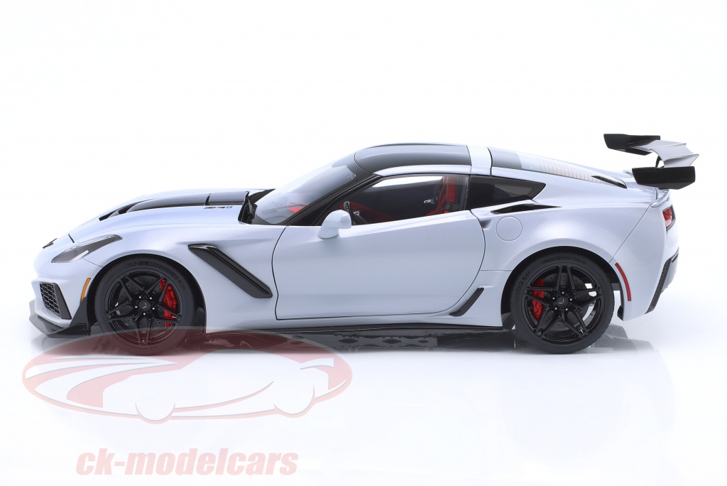 AUTOart 1:18 Chevrolet Corvette C7 ZR1 建設年 2019 グレー メタリックな 71277 モデル 車 ...