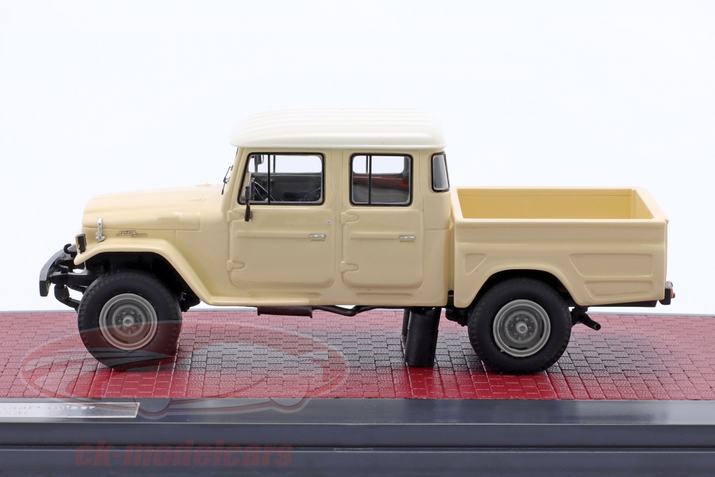 Matrix 1:43 Toyota HJ45 Land Cruiser Crew Cab Pick-Up 1979 beige ...