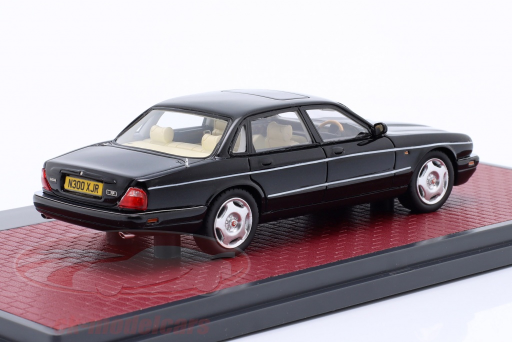 Matrix 1:43 Jaguar XJR X300 Bouwjaar 1994-1997 zwart metalen MX41001 ...