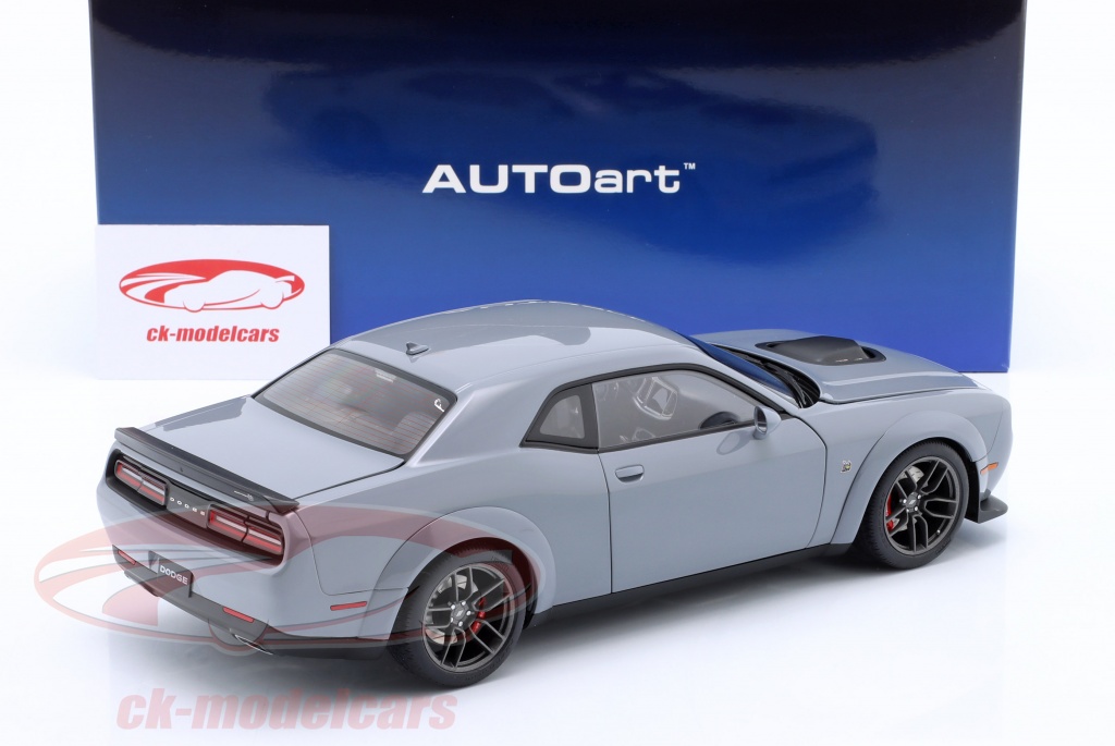 AUTOart 1:18 Dodge Challenger R/T Scat Pack Shaker Widebody 2022 grey ...