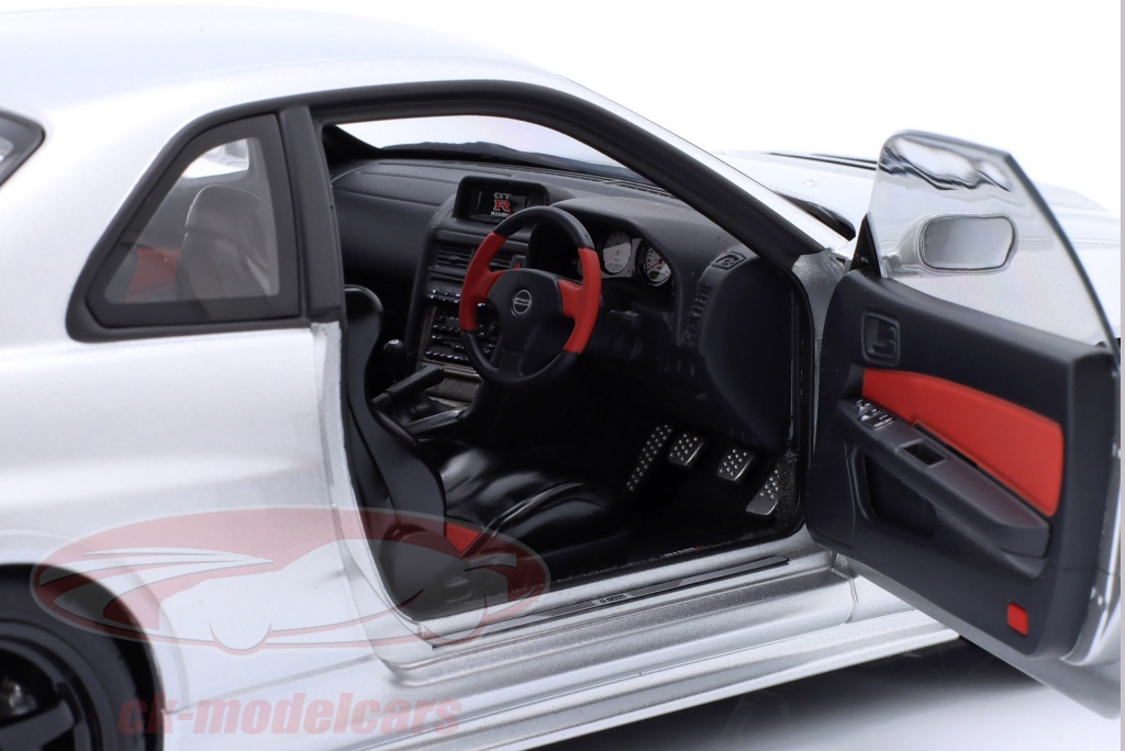 AUTOart 1:18 Nissan Skyline GT-R (R34) Nismo Z-tune 2005 silver 77461 model car 77461 674110774610