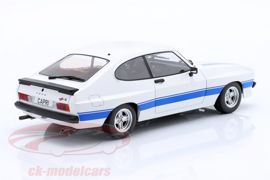 ModelCarGroup 1:18 Ford Capri MK2 X-Pack Byggeår 1975 hvid / blå ...