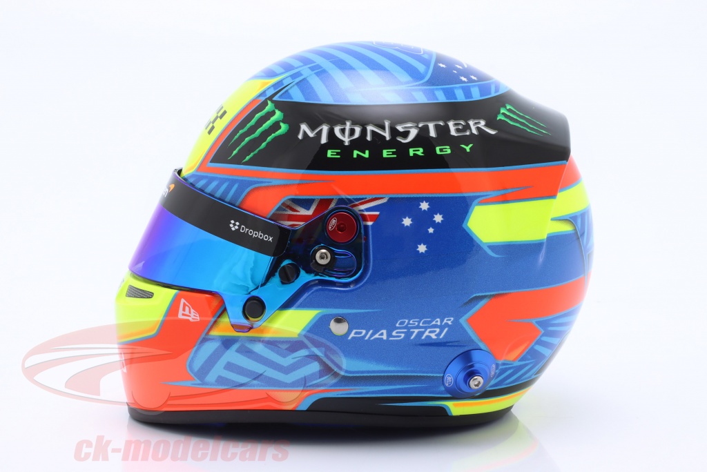 Bell 1:2 Oscar Piastri #81 McLaren F1 Team Formula 1 2024 helmet ...
