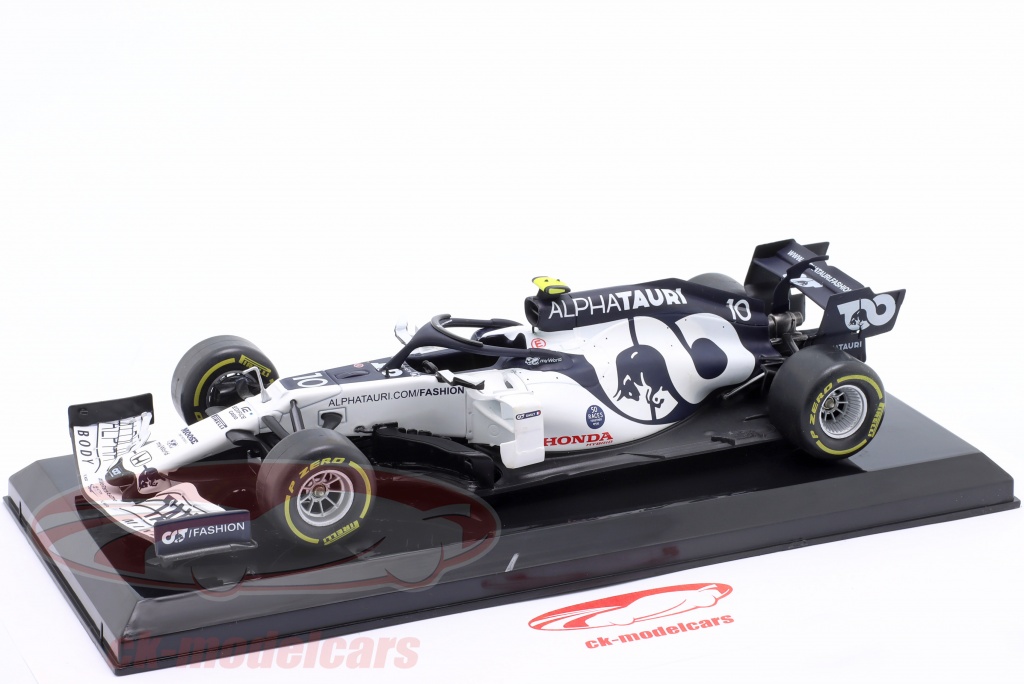 Premium Collectibles 1:24 Pierre Gasly AlphaTauri AT01 #10 Formel 1 2020 MW2ALA0065 Modellauto ...