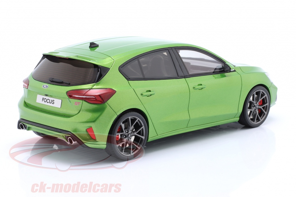Ottomobile 1:18 Ford Focus MK5 ST Phase 2 建設年 2022 緑 OT450 モデル 車 OT450 ...