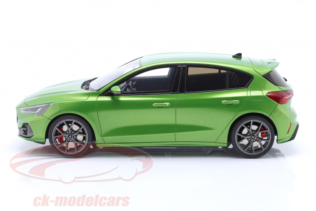Ottomobile 1:18 Ford Focus MK5 ST Phase 2 建設年 2022 緑 OT450 モデル 車 OT450 ...