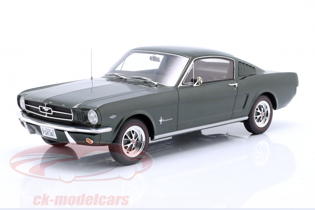 Ottomobile 1:12 Ford Mustang Fastback Année de construction 1965 vert ...
