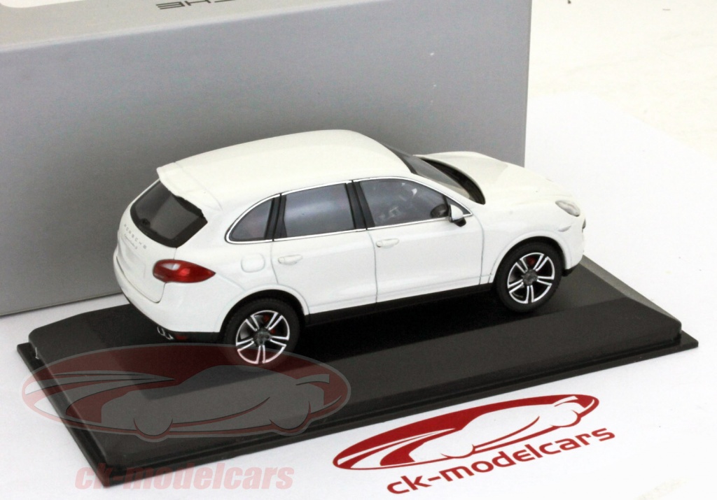 Minichamps 1:43 Porsche Cayenne Turbo S white WAP 020 022 0C model car ...