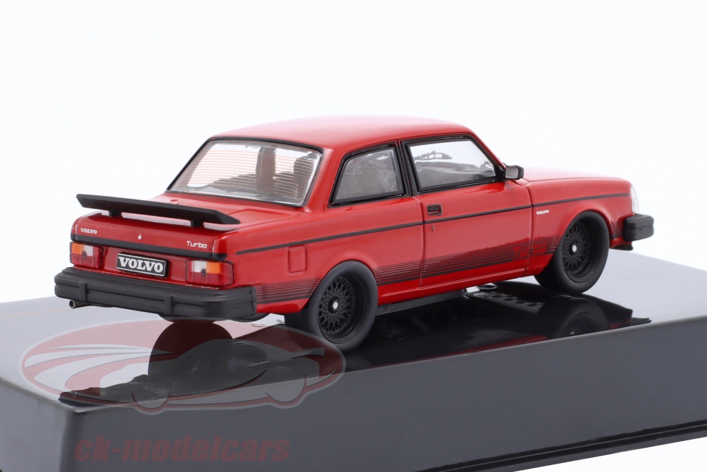 Ixo 1:43 Volvo 242 Custom year 1980 red CLC549N.22 model car CLC549N.22 ...