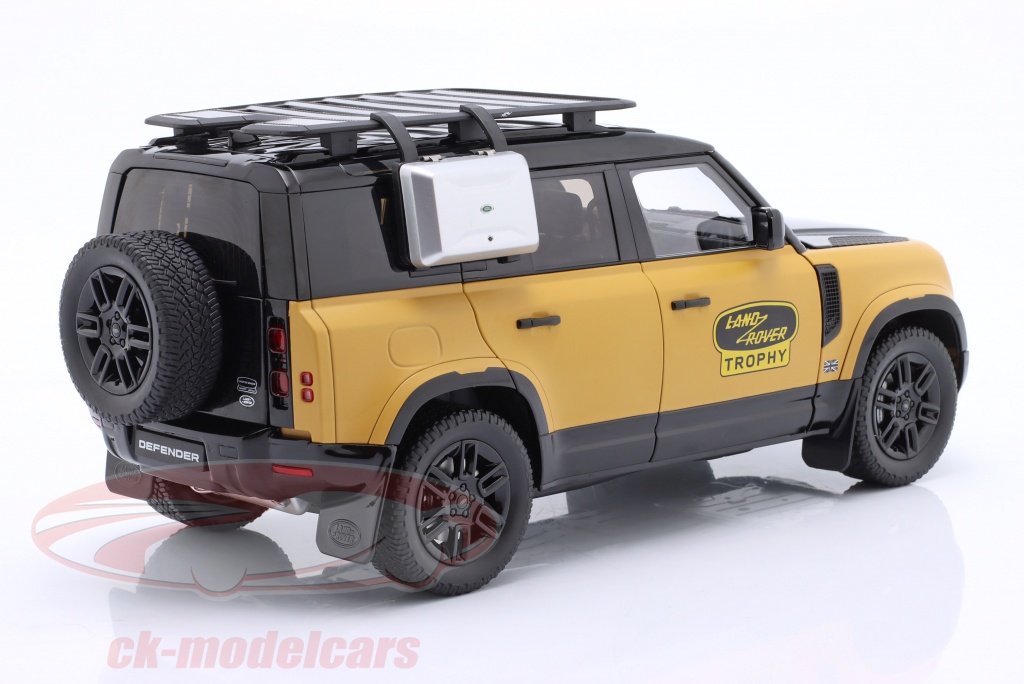 Almost Real 1:18 Land Rover Defender 110 トロフィー 版 2022 黄色 / 黒 ALM810810 ...
