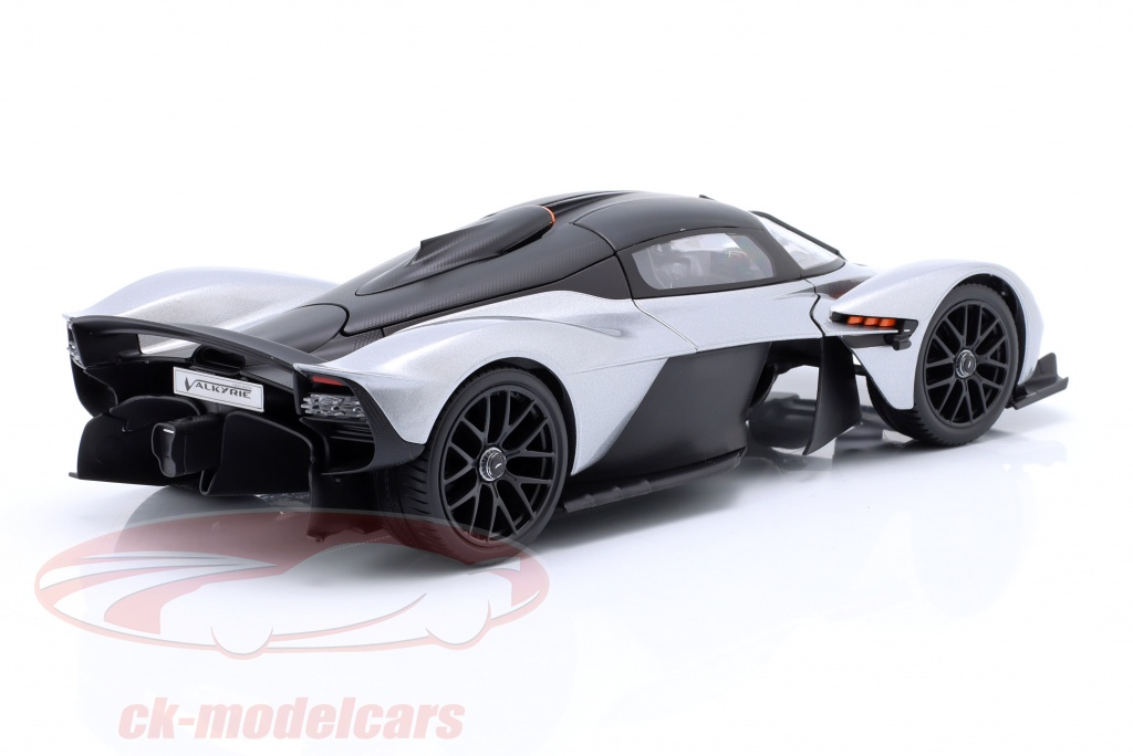 Maisto 1:18 Aston Martin Valkyrie Baujahr 2022 silber 31465 Modellauto ...