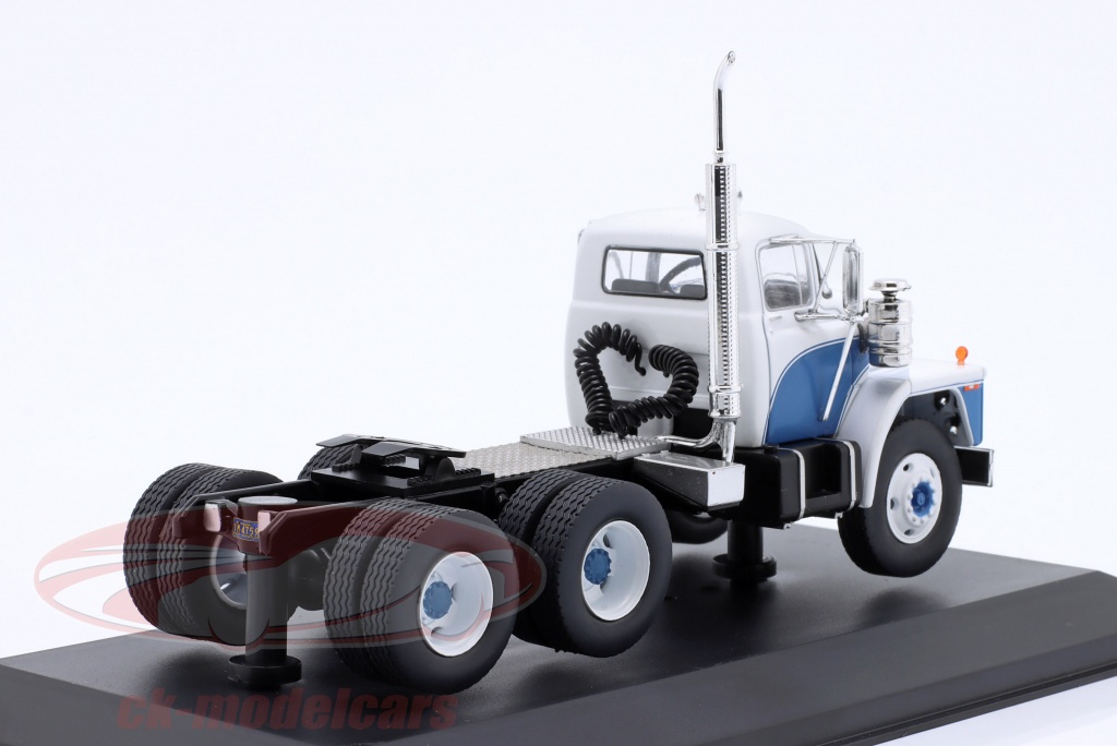 Ixo 1:43 Dodge LCF CT900 SZM Année de construction 1960 blanc / bleu TR185.22 modèle voiture ...