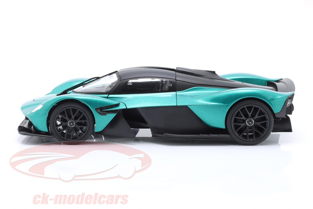 Maisto 1:18 Aston Martin Valkyrie year 2022 green 31465 model car 31465 ...