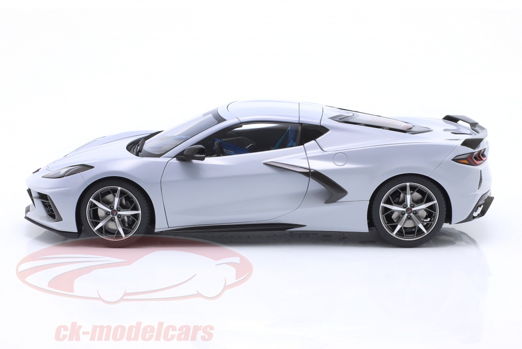 AUTOart 1:18 Chevrolet Corvette C8 Stingray Z51 Baujahr 2020 grau ...
