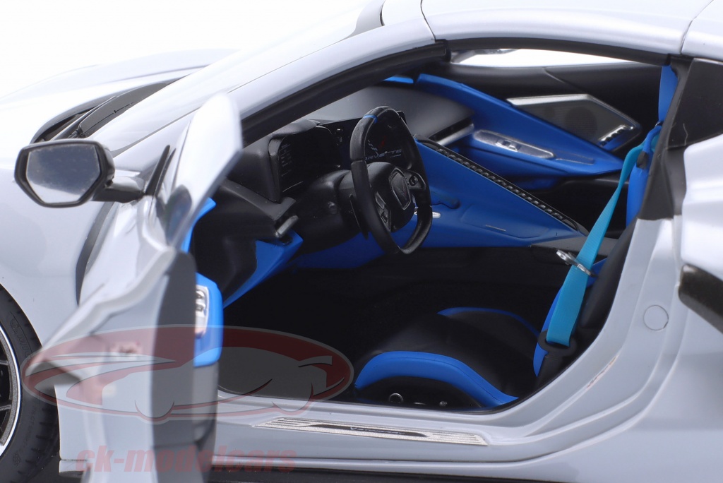 AUTOart 1:18 Chevrolet Corvette C8 Stingray Z51 Baujahr 2020 grau ...