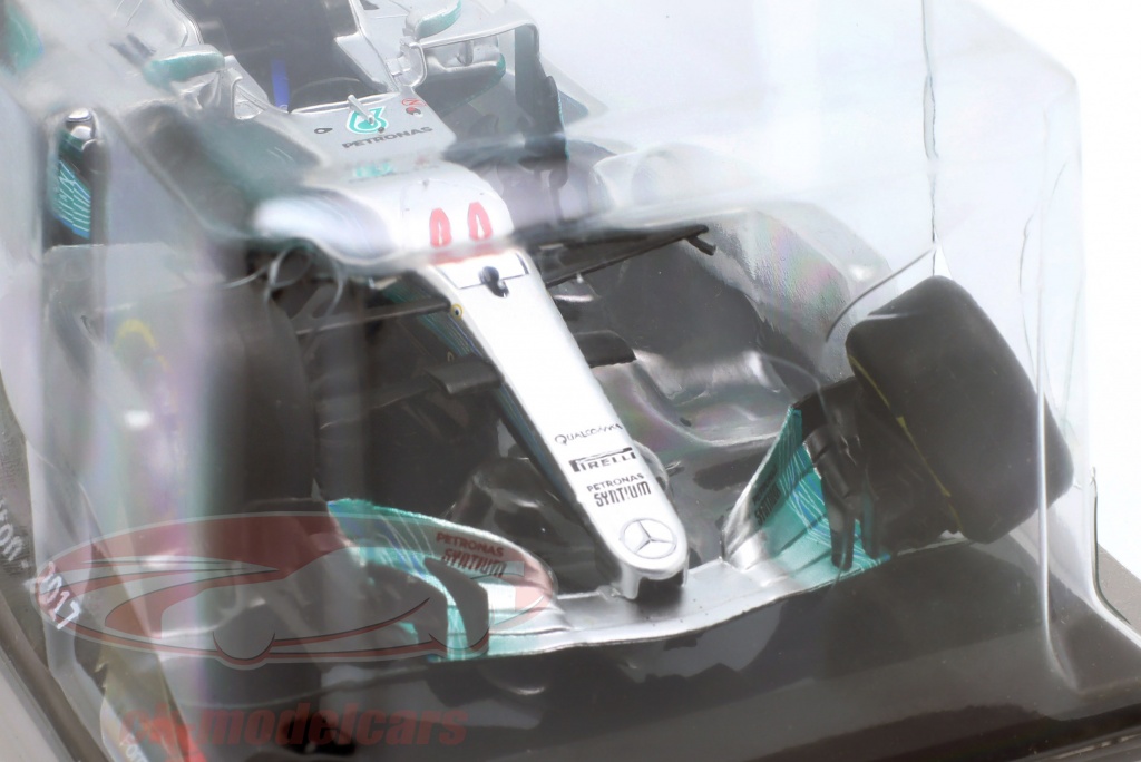 Premium Collectibles 1:24 2. Choice: L. Hamilton Mercedes-AMG F1 W08 ...
