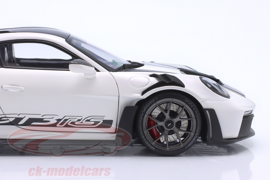 Minichamps 1:18 Porsche 911 (992) GT3 RS Weissach package 2022 white ...