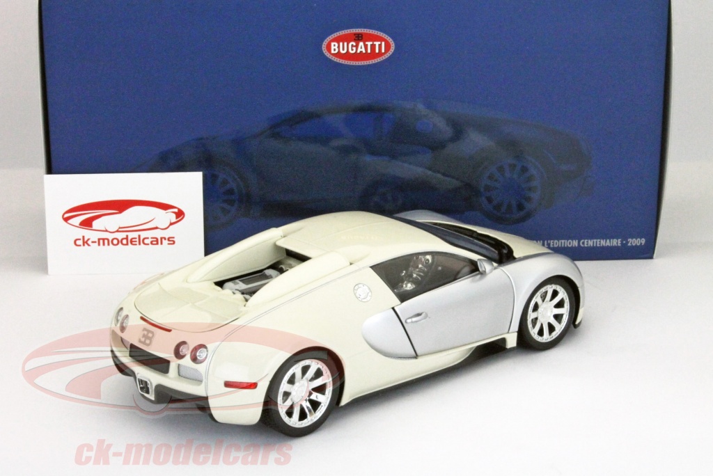 Minichamps 1:18 Bugatti Veyron edition Centenaire 2009 chrome / beige ...