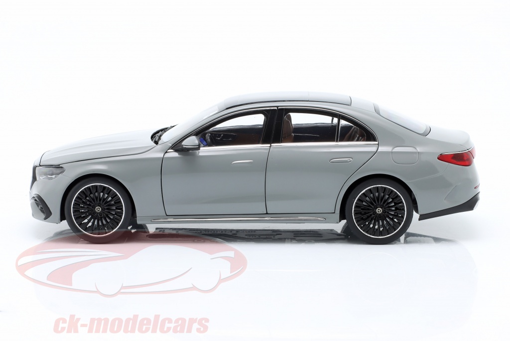iScale 1:18 Mercedes-Benz E-Klasse Limousine AMG-Line (W214) 2024 ...