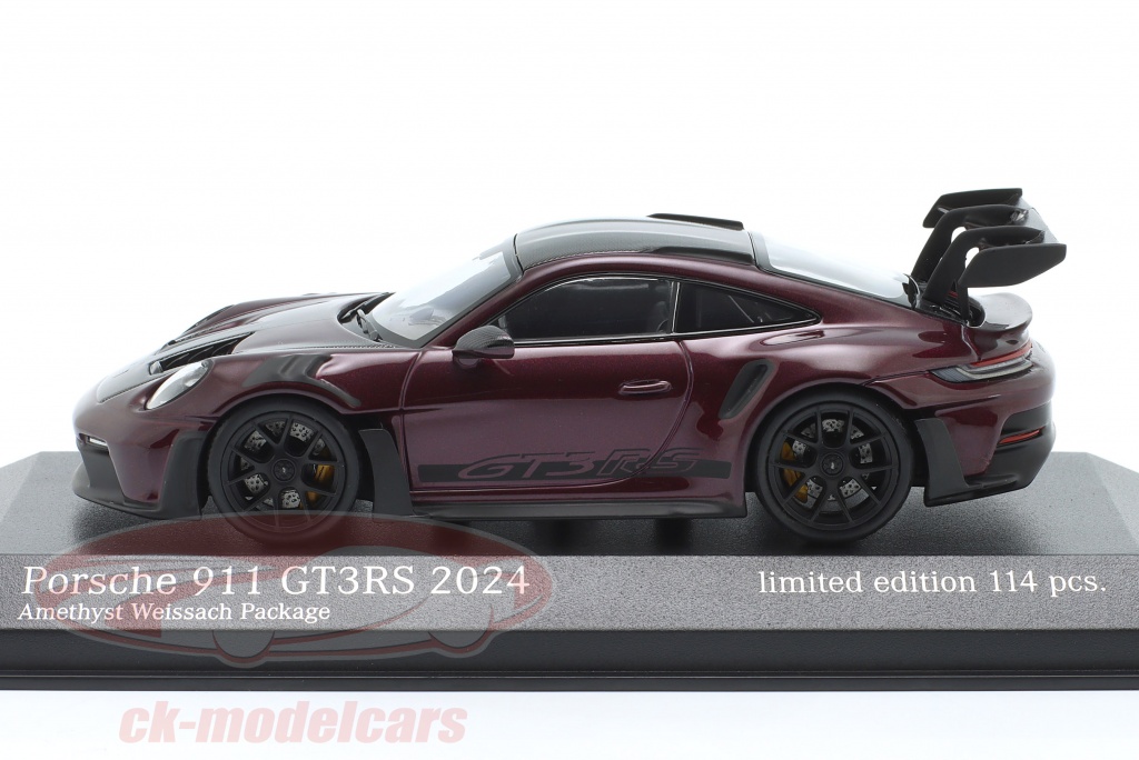 Minichamps 1:43 Porsche 911 (992) GT3 RS Weissach package 2024 purple / black rims 413062121 ...
