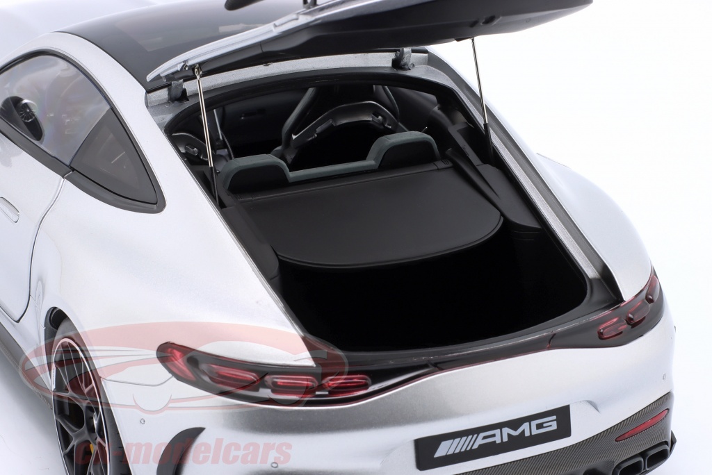 NZG 1:12 Mercedes-Benz GT63 AMG (C192) silver B66960585 model car B66960585