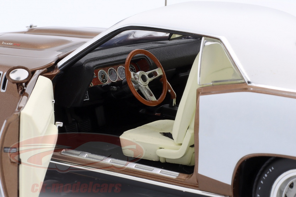 GMP 1:18 Plymouth Cuda Barracuda with vinyl top year 1971 brown ...