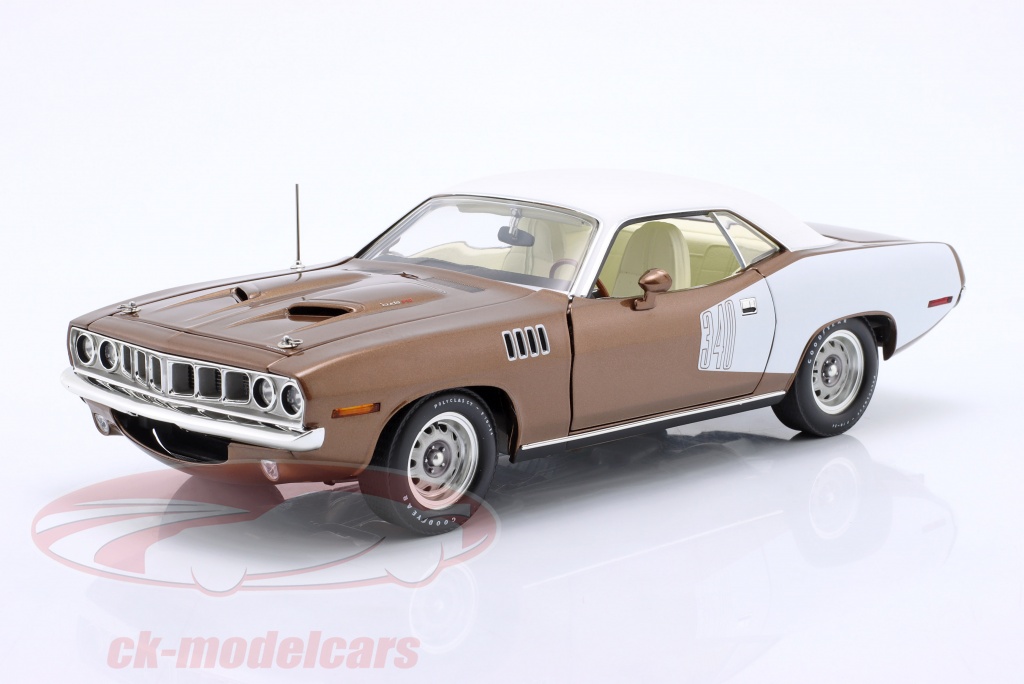 GMP 1:18 Plymouth Cuda Barracuda with vinyl top year 1971 brown ...