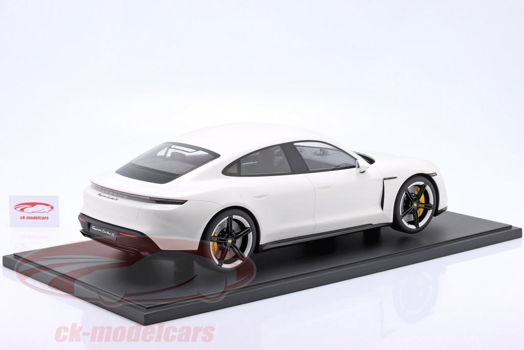 Minichamps 1:8 Porsche Taycan Turbo S Baujahr 2020 weiß 800660000 Modellauto 800660000 4012138171985