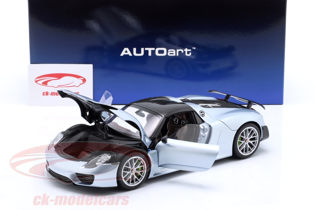 AUTOart 1:18 Porsche 918 Spyder Weissach Package 2013 light blue ...