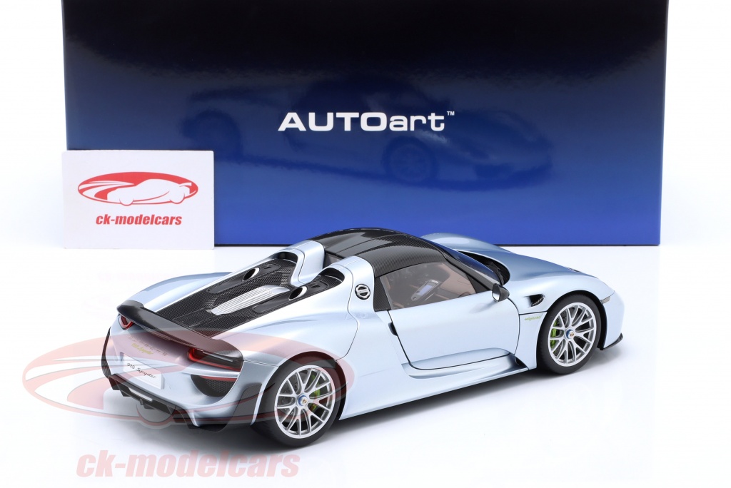 AUTOart 1:18 Porsche 918 Spyder Weissach Package 2013 light blue ...