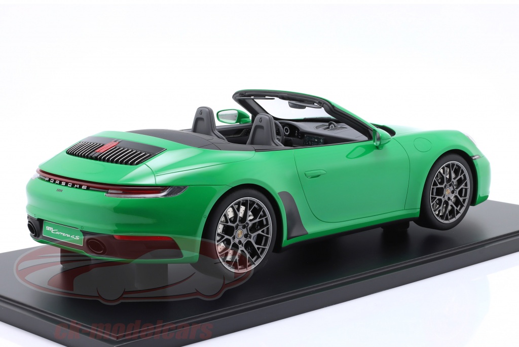 Minichamps 1:8 Porsche 911 (992) Carrera 4S Cabriolet 2020 python green ...
