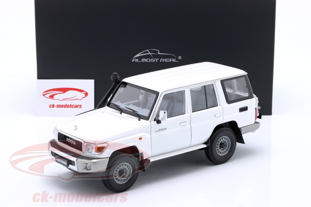 Almost Real 1:18 Toyota Land Cruiser 76 建設年 2017 白 ALM870103 モデル 車 ...